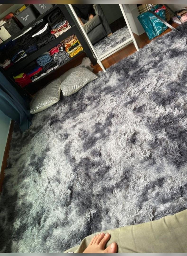 Instock XL furry carpet 2*3m, Furniture & Home Living, Home Decor ...