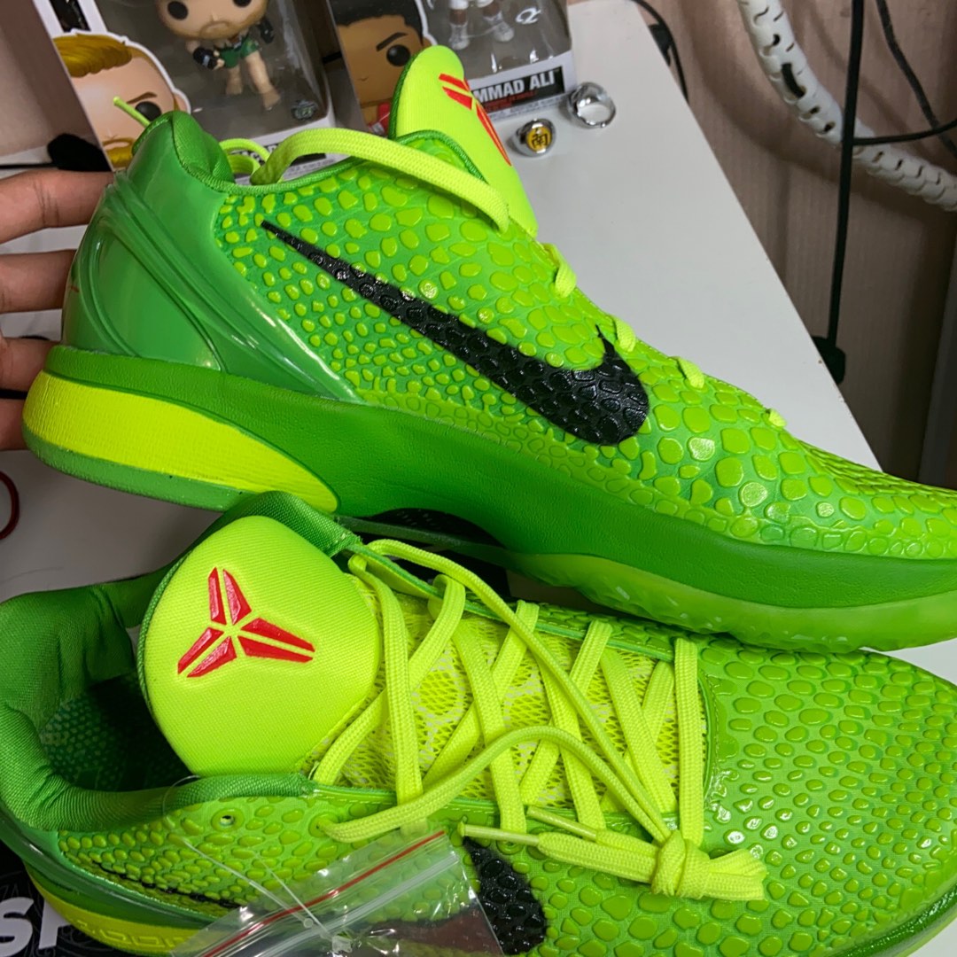 kobe 6 grinch, Men's Fashion, Footwear, Sneakers on Carousell