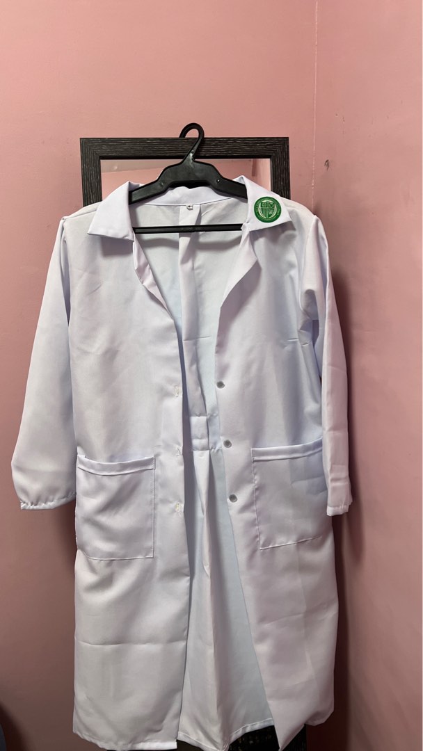 Lab Gown w/ olfu patch, Health & Nutrition, Medical Supplies & Tools on ...