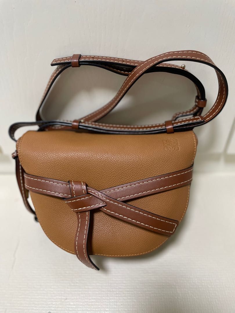 Loewe Small Gate Bag, 名牌, 手袋及銀包 - Carousell