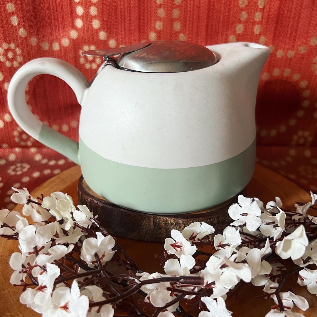 Minimalist Teapot #SB1J100, Furniture & Home Living, Kitchenware ...