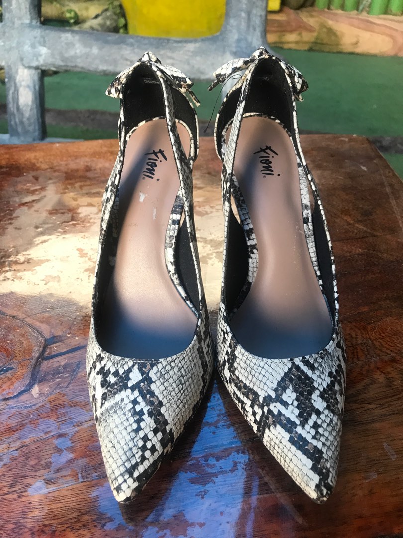 Payless Heels, Women's Fashion, Footwear, Heels on Carousell