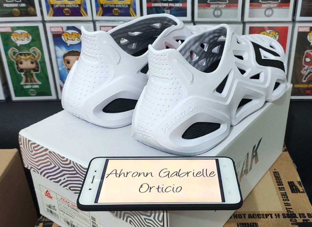 Peak Taichi Clog White & Black, Men's Fashion, Footwear, Sneakers on ...