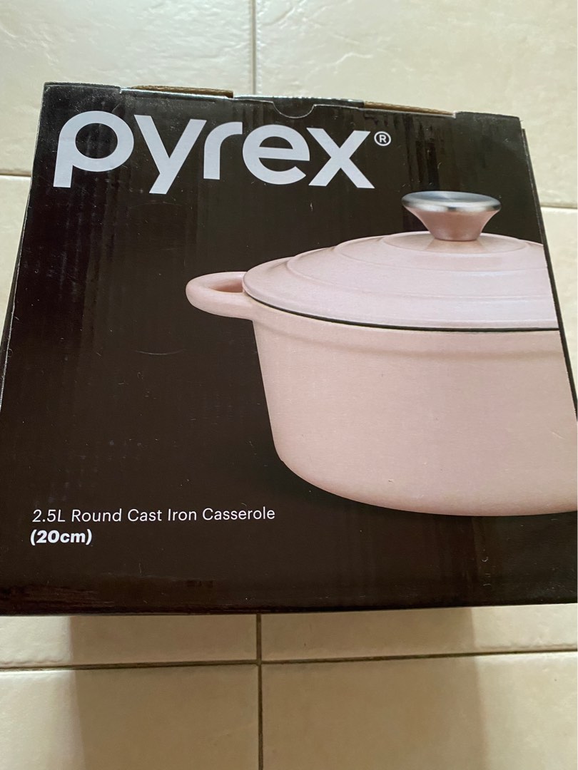 Pyrex 2.5L Round Cast Iron Casserole (20cm), Furniture & Home Living ...