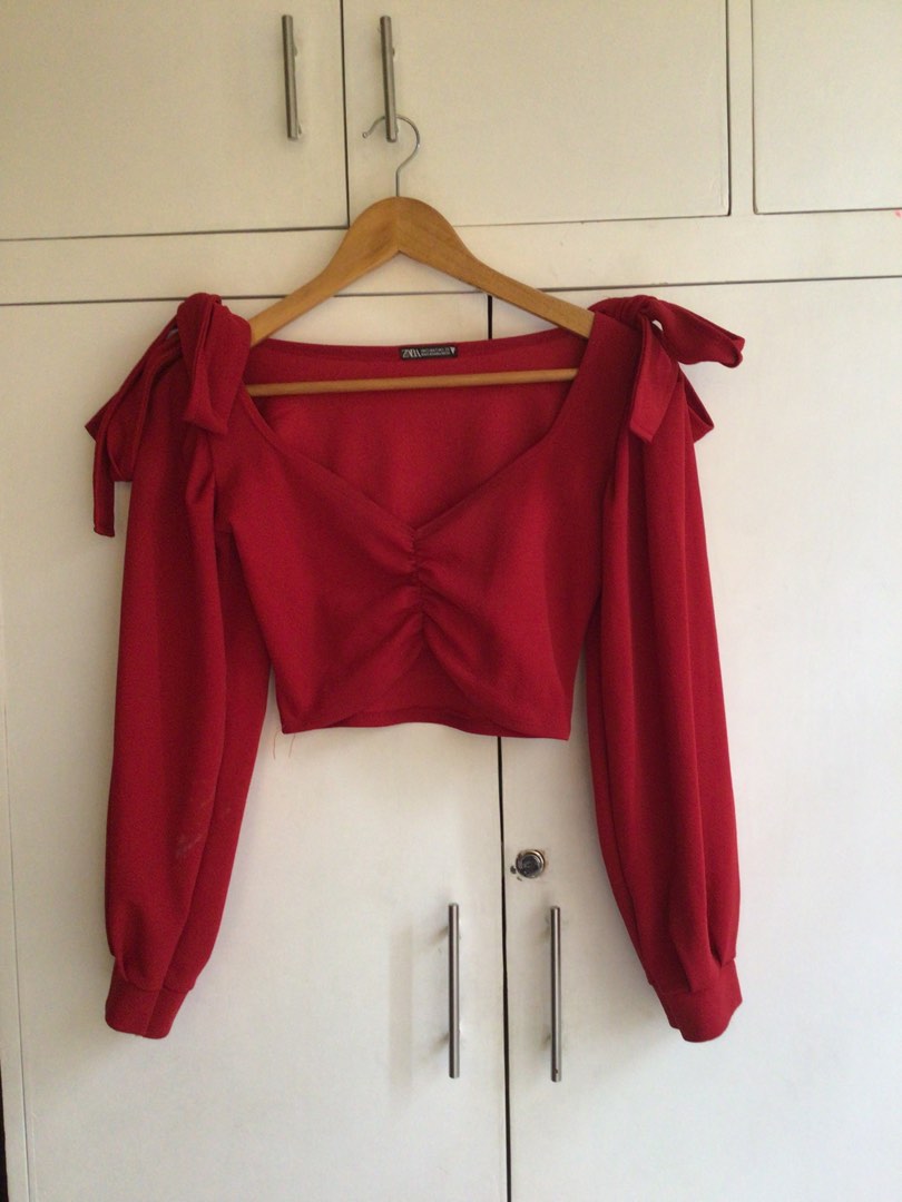 Red Zara body hugging crop top, Women's Fashion, Tops, Blouses on Carousell