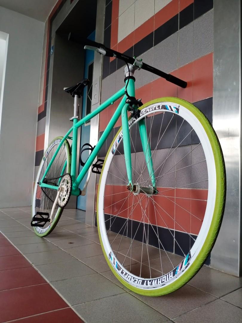 Selling my son fixie with 1 brake, Sports Equipment, Bicycles & Parts ...