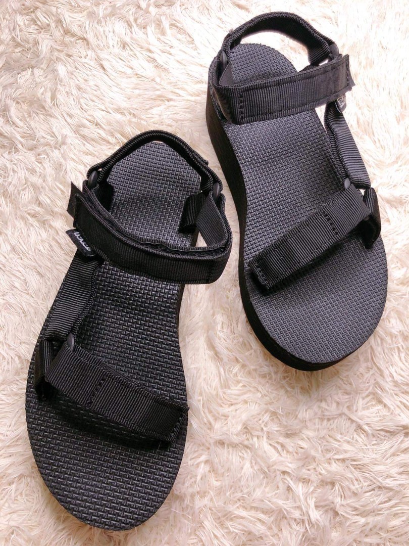 TEVA platform sandals, Women's Fashion, Footwear, Flats & Sandals on ...