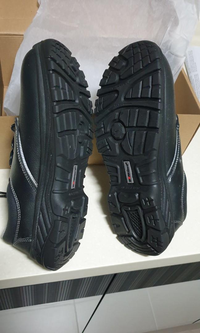 WorkGard Safety Shoes, Men's Fashion, Footwear, Boots on Carousell