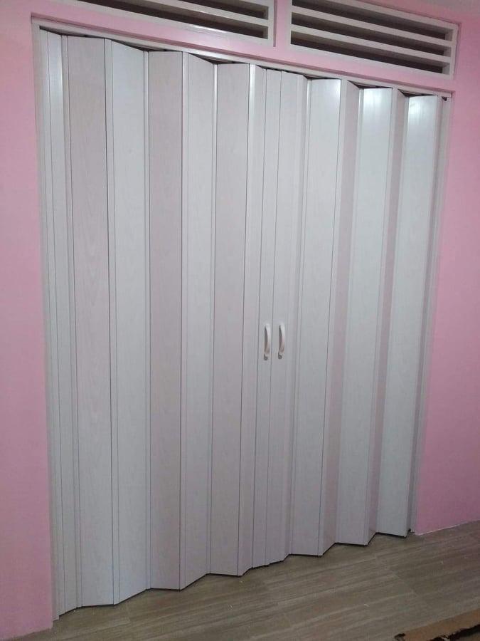 ACCORDION PVC TYPE one way workstation office partition and furniture, Furniture & Home Living ...