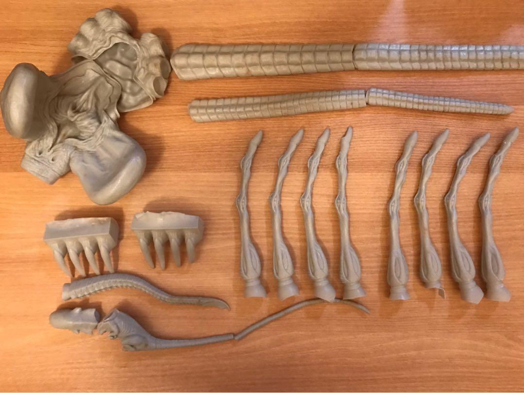 Alien Xenomorph Facehugger / Face Hugger & Chestburster / Chest Burster ...