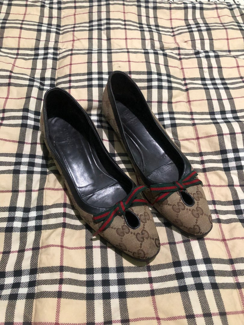 Authentic Gucci Monogram Flats, Women's Fashion, Footwear, Flats ...