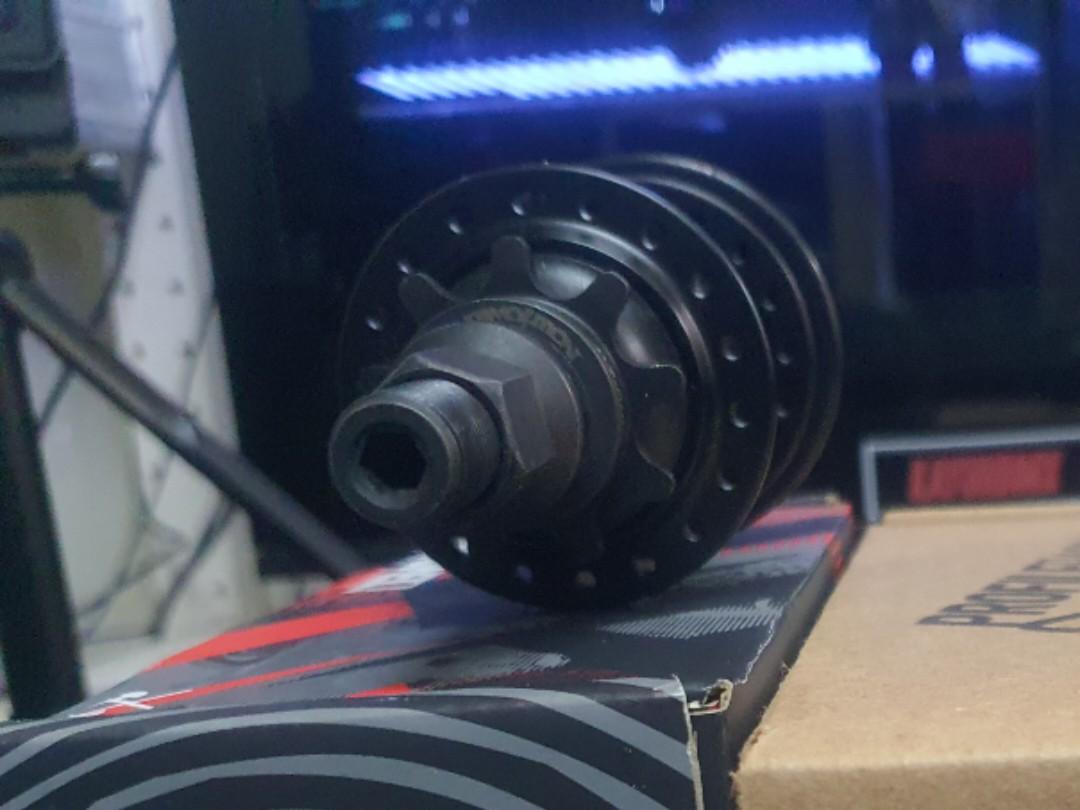 Demolition Whistler Cassette Hub, Sports Equipment, Bicycles & Parts ...