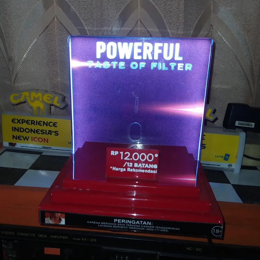 Display neon box rokok, Antik, Pajangan di Carousell