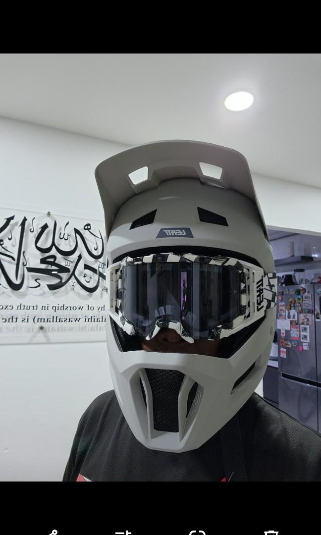 Leatt full face mtb helmet, Sports Equipment, Bicycles & Parts, Parts ...