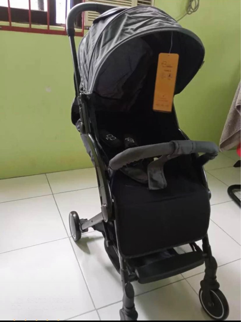 Lightweight stroller, Babies & Kids, Going Out, Strollers on Carousell
