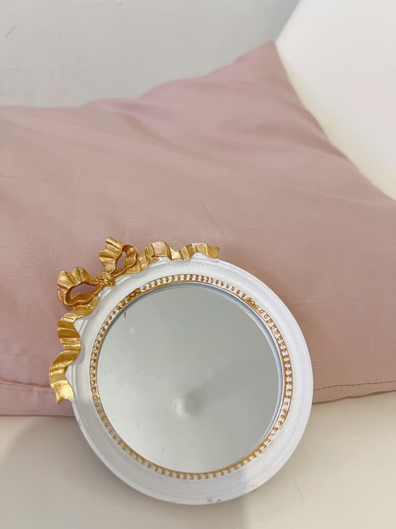 mini mirror for photoshoots, Furniture & Home Living, Home Decor ...