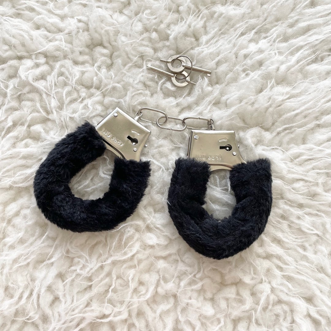 New Fluffy Handcuffs, Hobbies & Toys, Toys & Games on Carousell