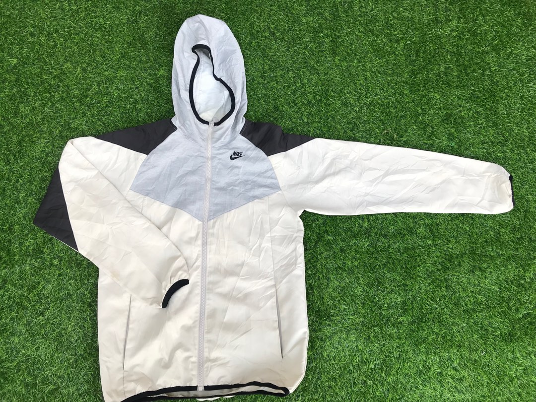 Nike tri tone hooded tracker, Men's Fashion, Activewear on Carousell