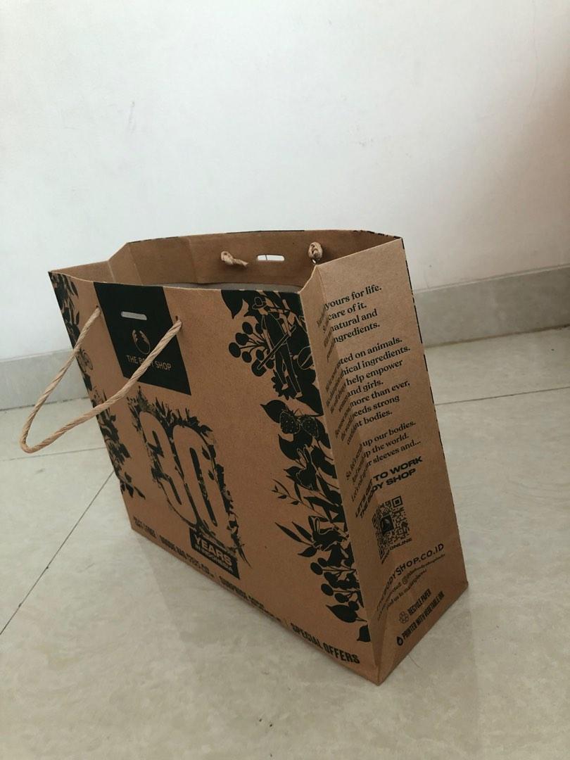 Paper bag/paperbag/body shop/kantong belanja/tas kertas, Fesyen Wanita ...