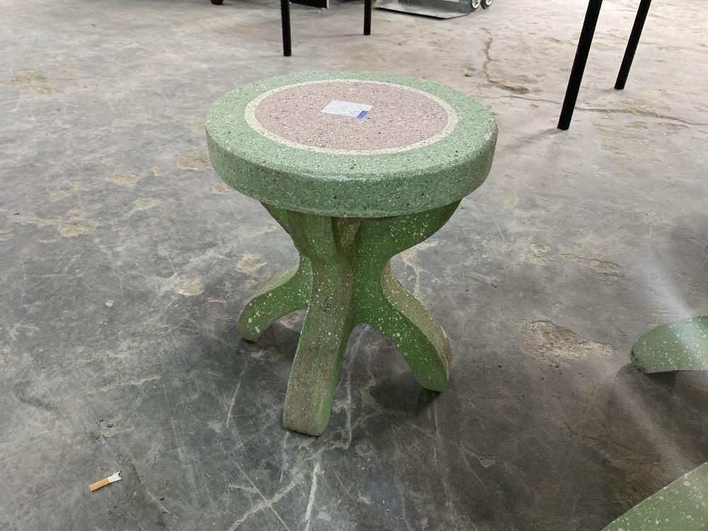 Round Stone Garden Table Set With 4 Stools / Set Meja Taman Batu Bulat ...