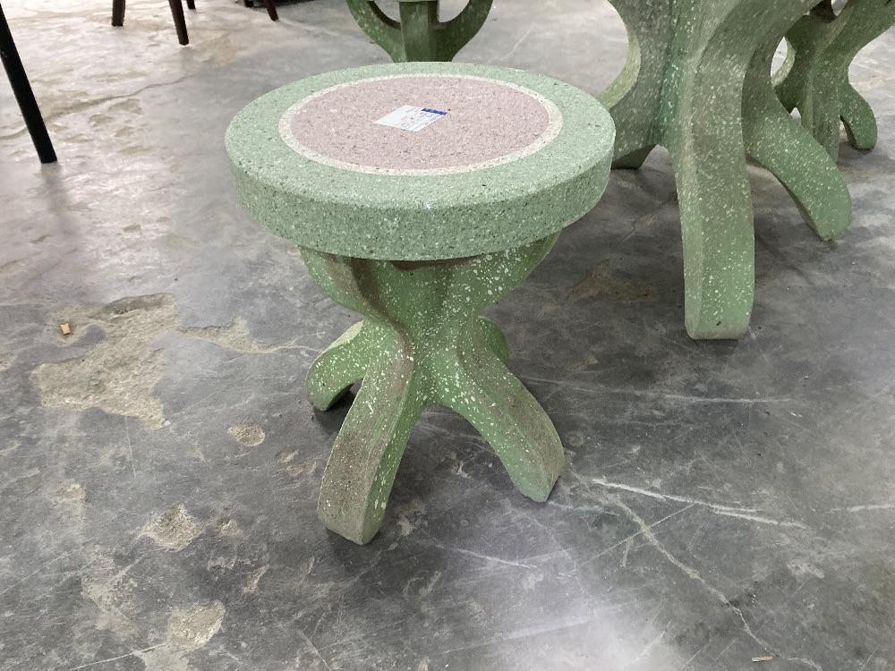 Round Stone Garden Table Set With 4 Stools / Set Meja Taman Batu Bulat ...