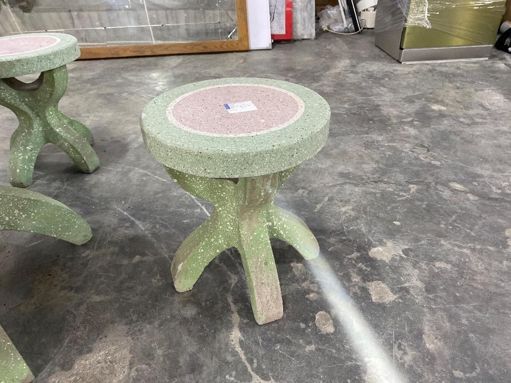 Round Stone Garden Table Set With 4 Stools / Set Meja Taman Batu Bulat ...