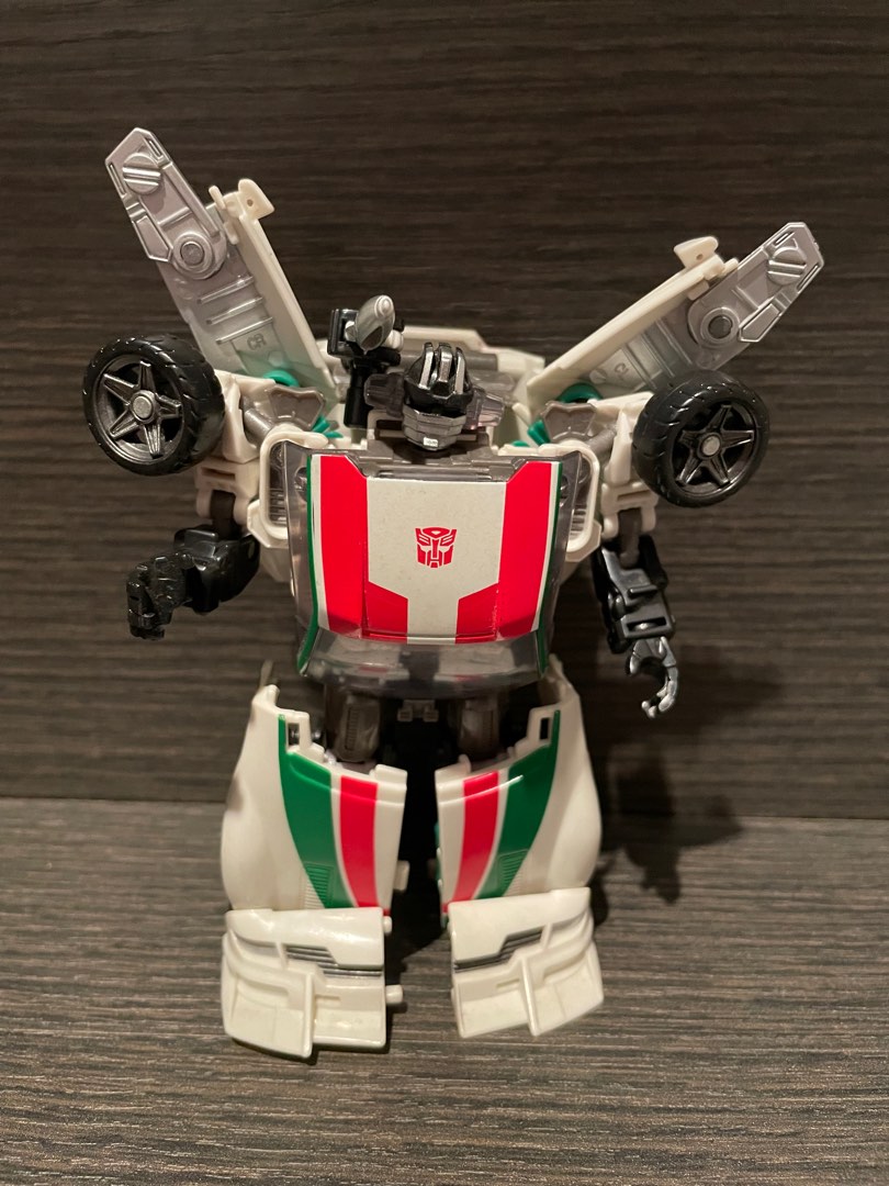 Transformers Generations Wheeljack, Hobbies & Toys, Toys & Games on ...