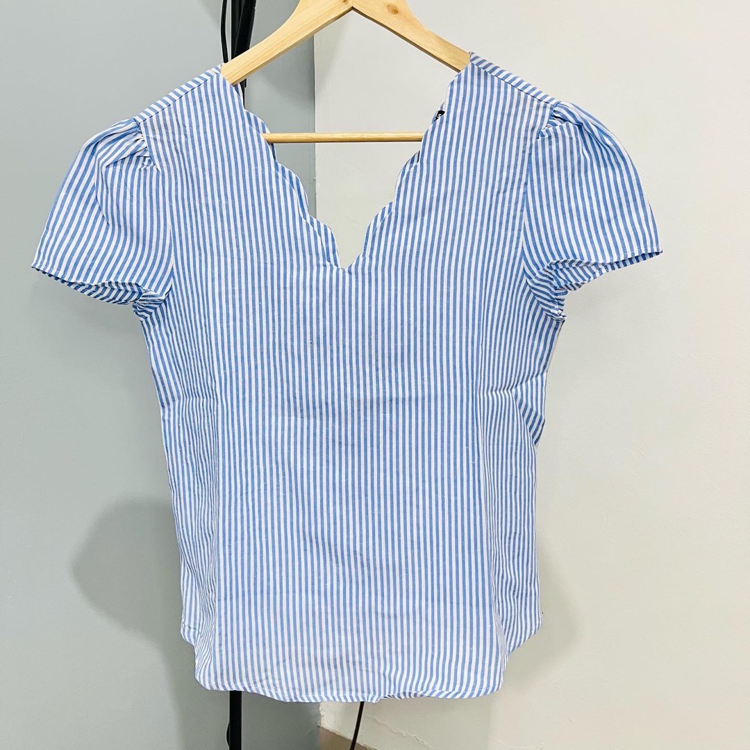 Atasan Biru Salur, Fesyen Wanita, Pakaian Wanita, Atasan di Carousell