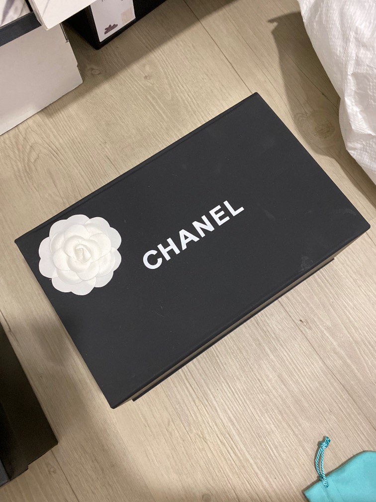 Authentic Magnetic Chanel box with ribbon, Luxury, Accessories on Carousell