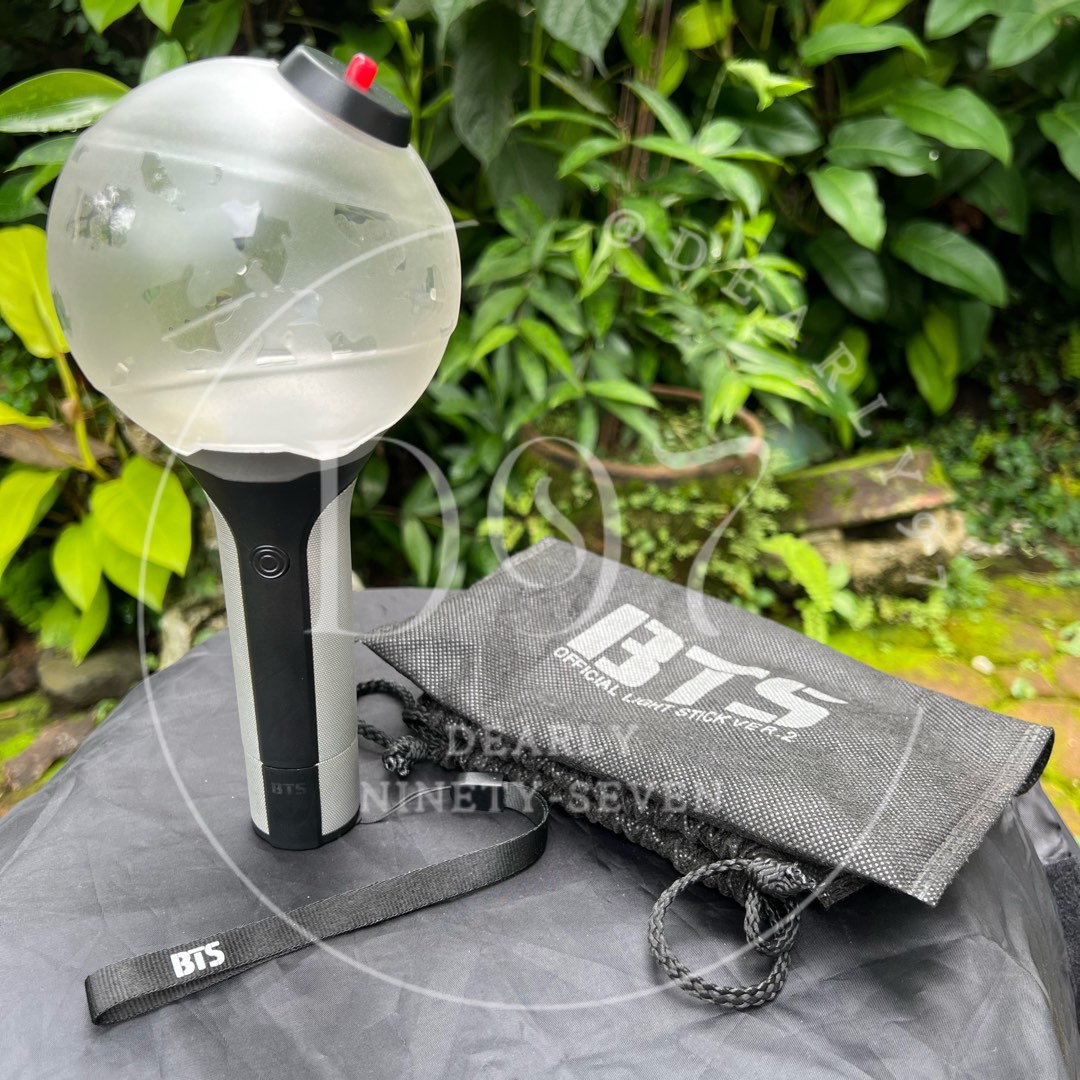 BTS ARMY Bomb Version 2, Hobbies & Toys, Memorabilia & Collectibles, K ...