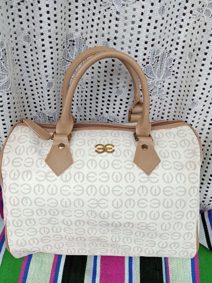 Esquire bag, Women's Fashion, Bags & Wallets, Tote Bags on Carousell