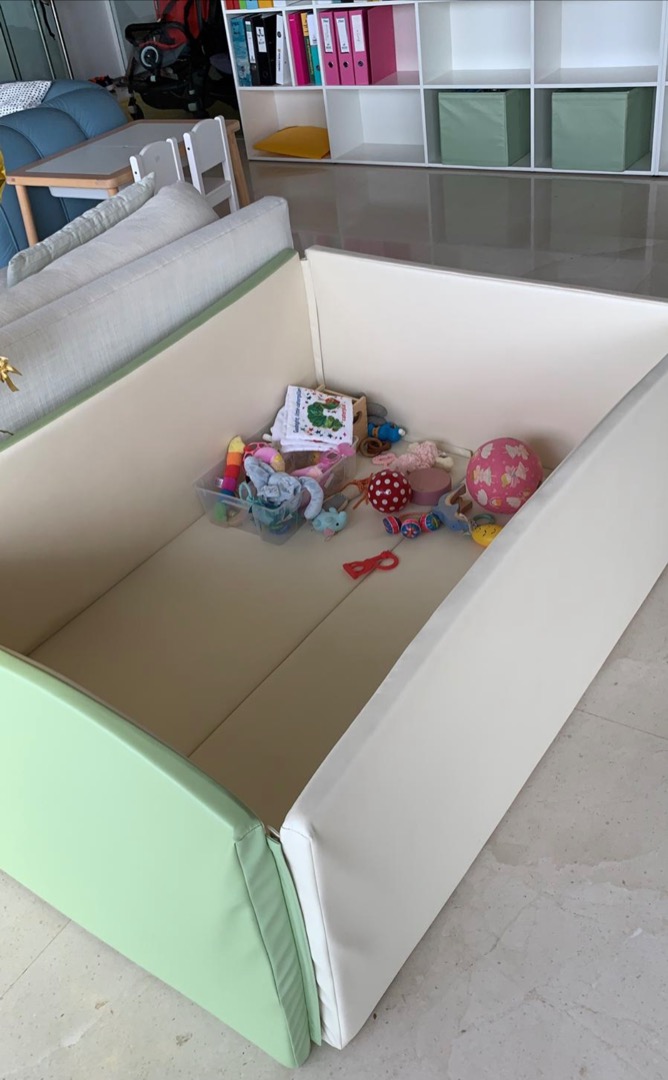 Foldaway Bumper Play mat/ playpen, Babies & Kids, Infant Playtime on ...