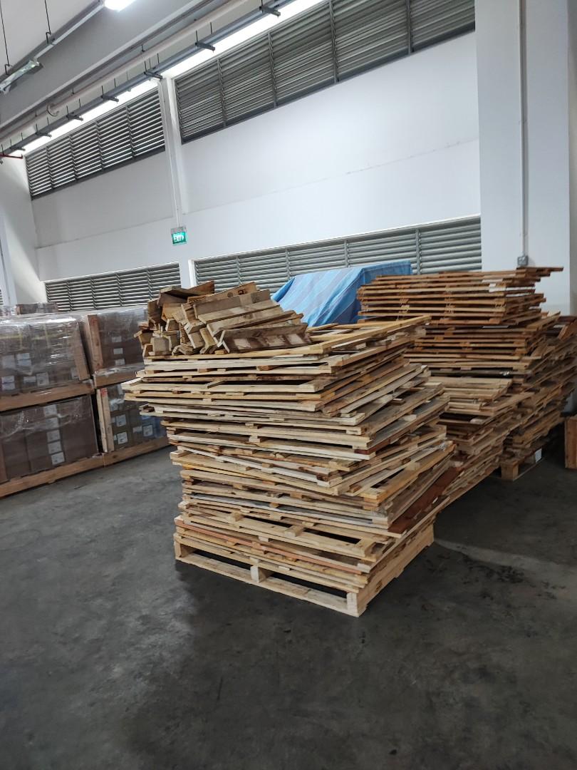 Free pallets cover, Everything Else on Carousell