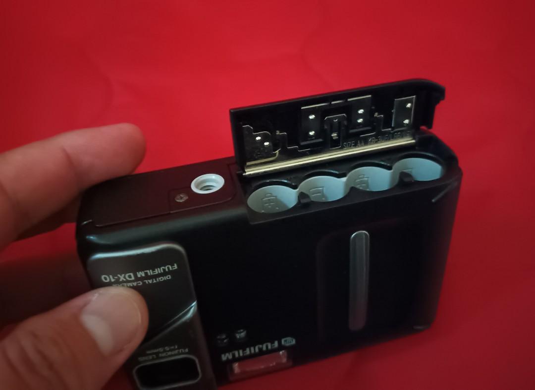 Fujifilm DX-10 Rare Digital Camera, Photography, Cameras on Carousell