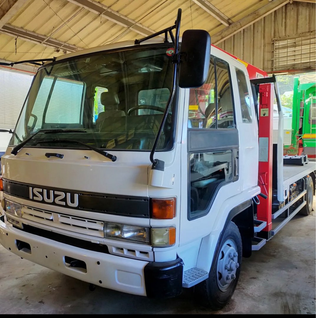 Isuzu Forward Selfloader with crane, Commercial & Industrial ...