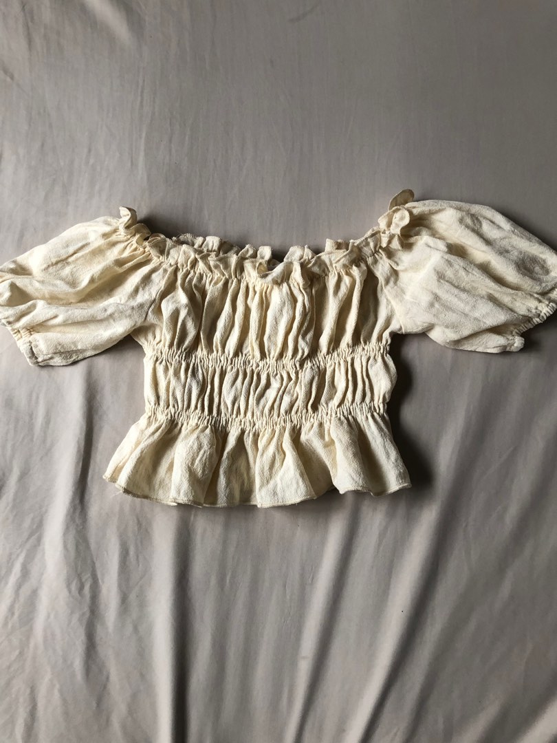 Jennie Beige off shoulder cropped top, Women's Fashion, Tops, Others ...