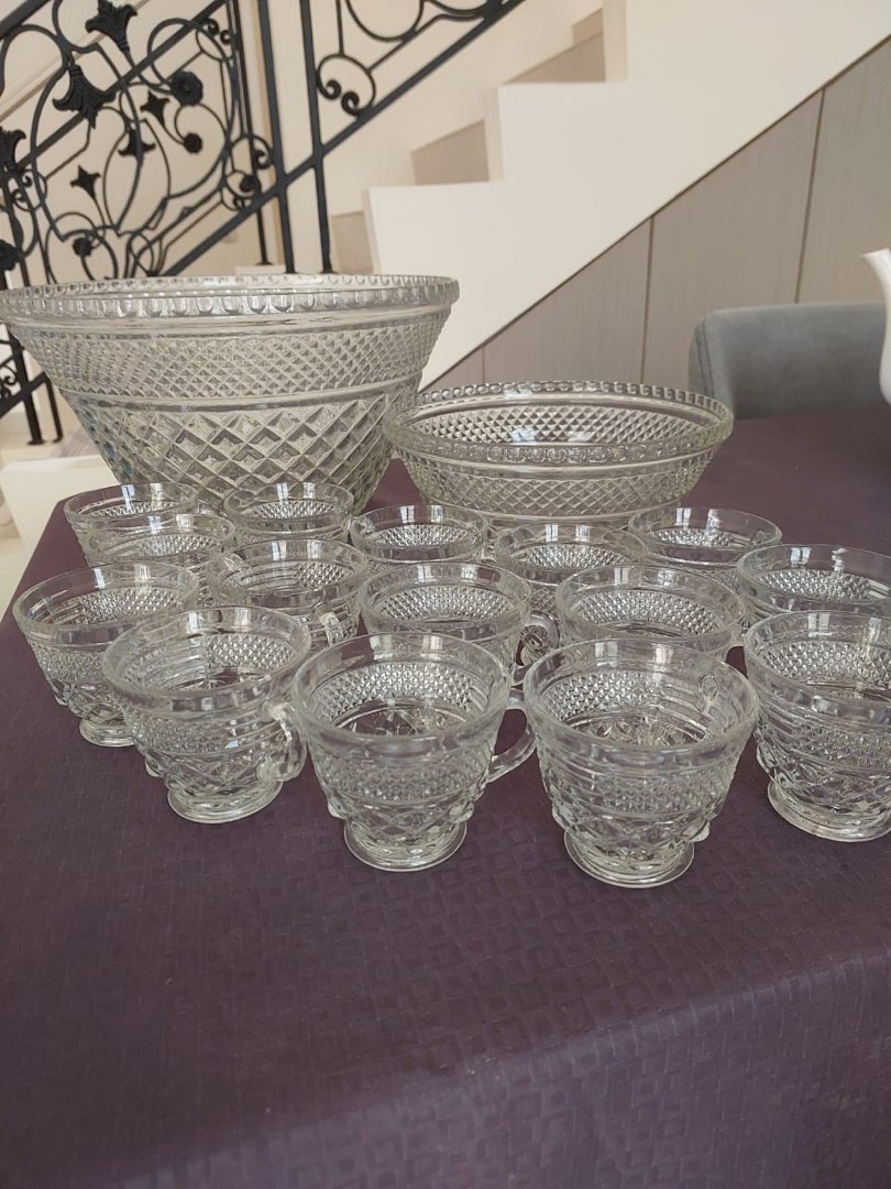 Kristal Tempat Minuman 2 ukuran lengkap dengan 15 cangkir, Antik ...