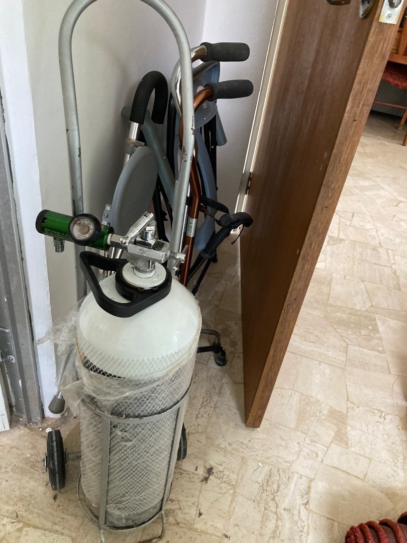 Medical Oxygen Tank tanki oxygen, Health & Nutrition, Assistive ...