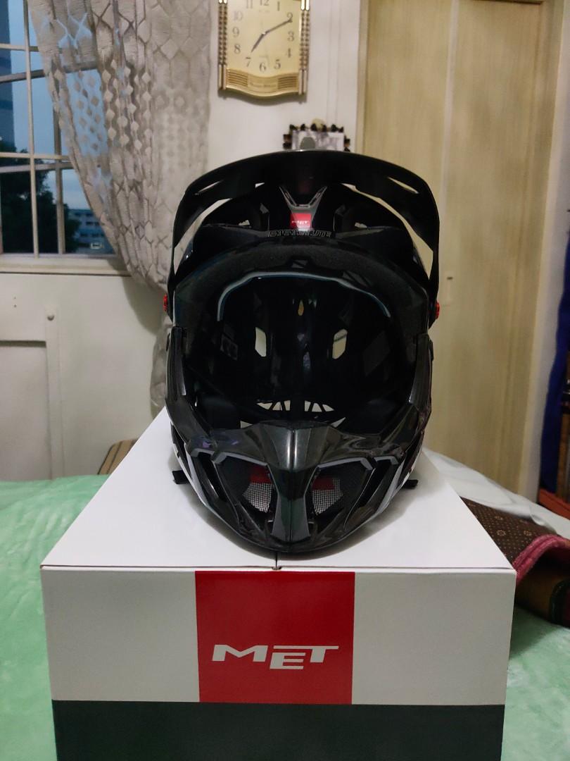 Met parachute full face mtb helmut, Sports Equipment, Bicycles & Parts ...