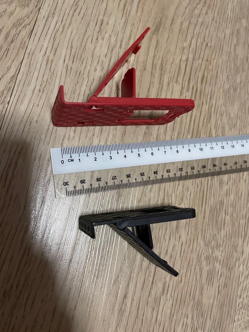 Portable mini Handphone stand (2 sizes), Everything Else on Carousell