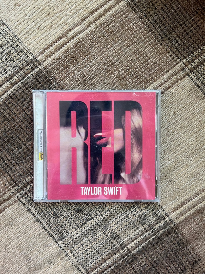 Red Deluxe Album Taylor Swift, Hobbies & Toys, Music & Media, CDs ...