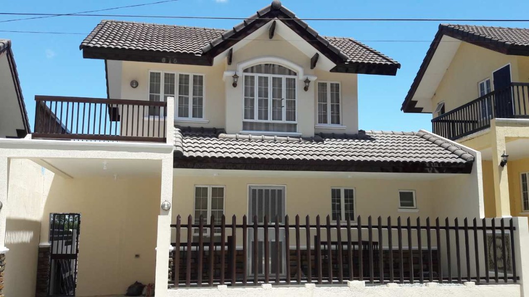 RUSH SALE Single Detached 2 Storey House & Lot with balcony, garage in ...