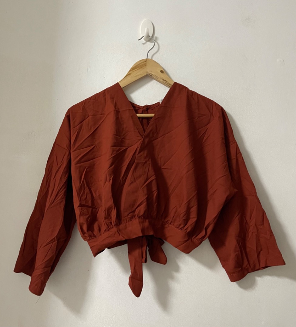 Rust color trendy top, Women's Fashion, Tops, Blouses on Carousell