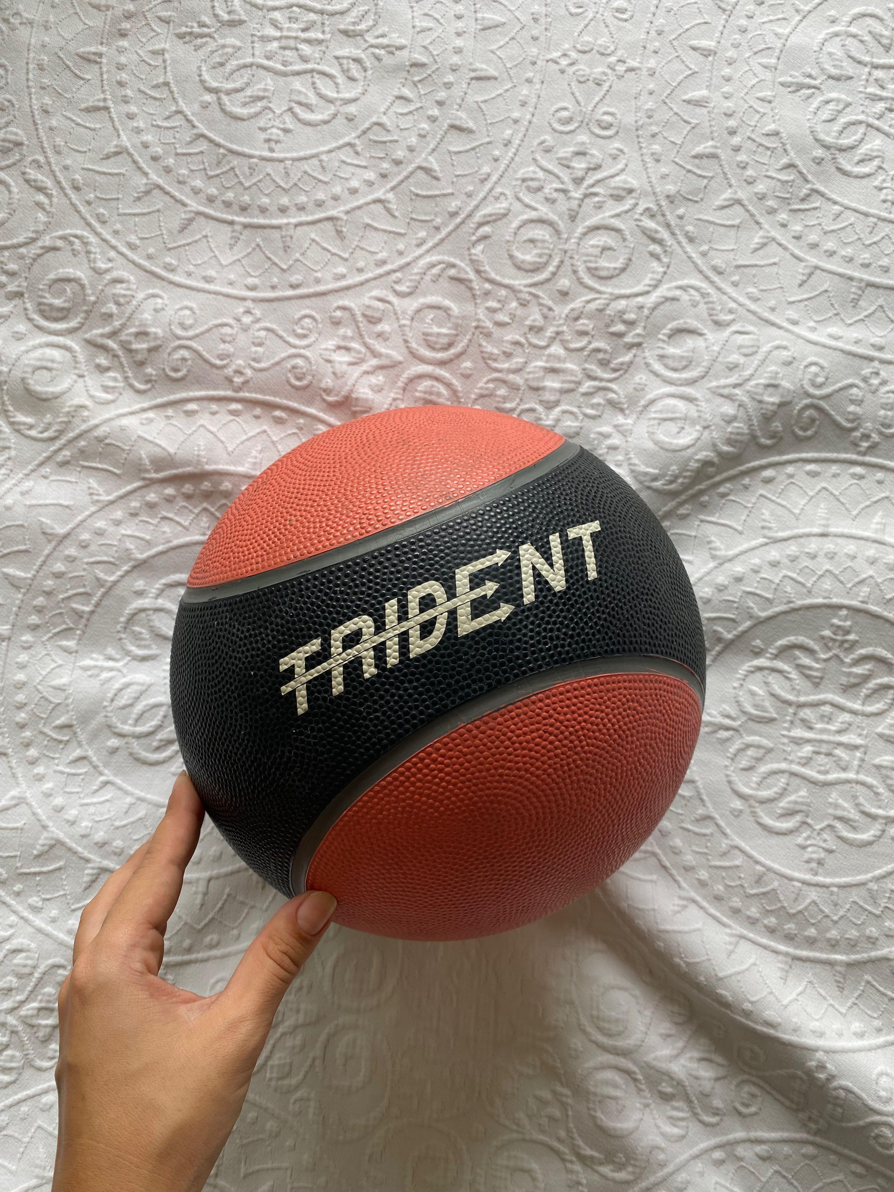 Trident 3kg weighted ball, Sports Equipment, Exercise & Fitness ...