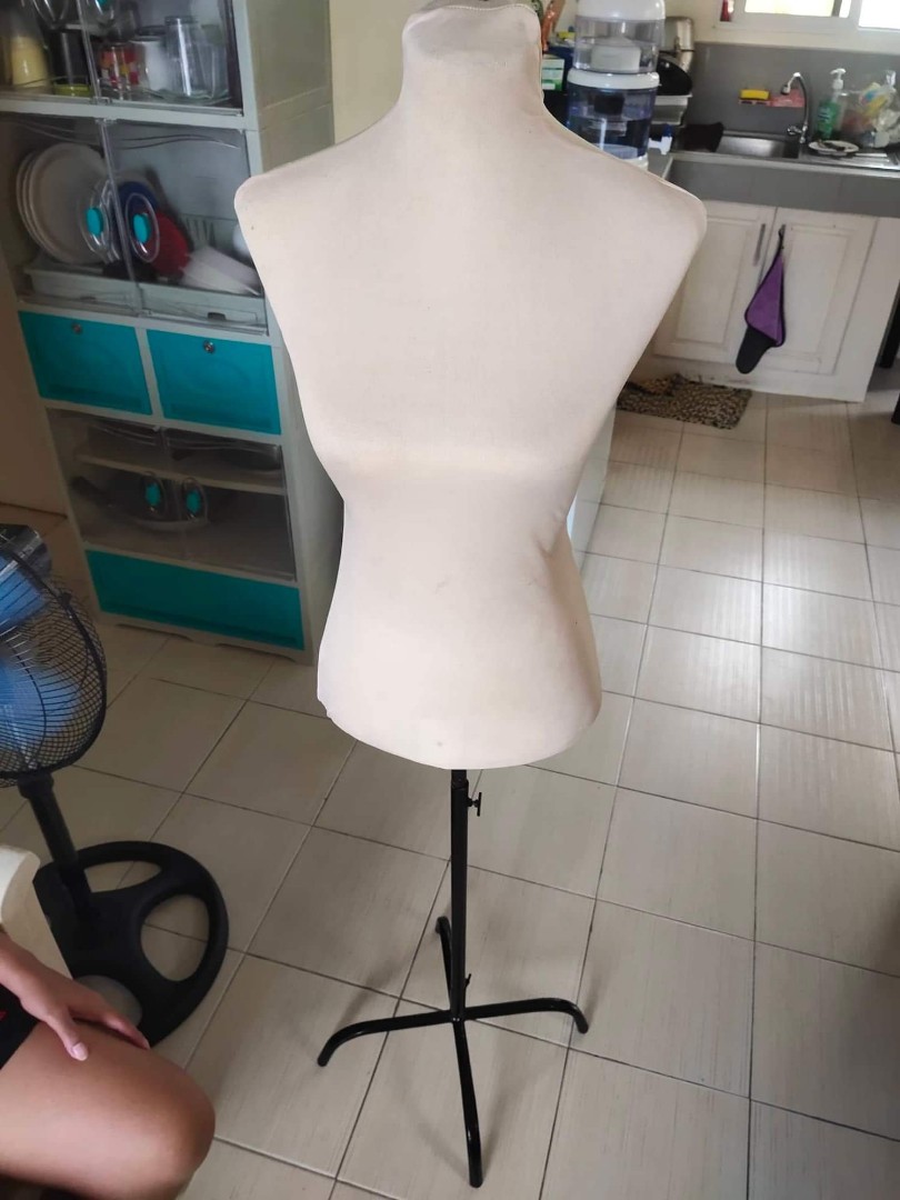 Upper Half Body Female Mannequin, Women's Fashion, Jewelry & Organizers ...