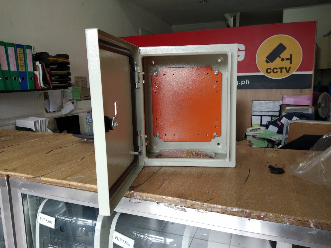 30x30x15 cm metal enclosure box, Commercial & Industrial, Construction ...