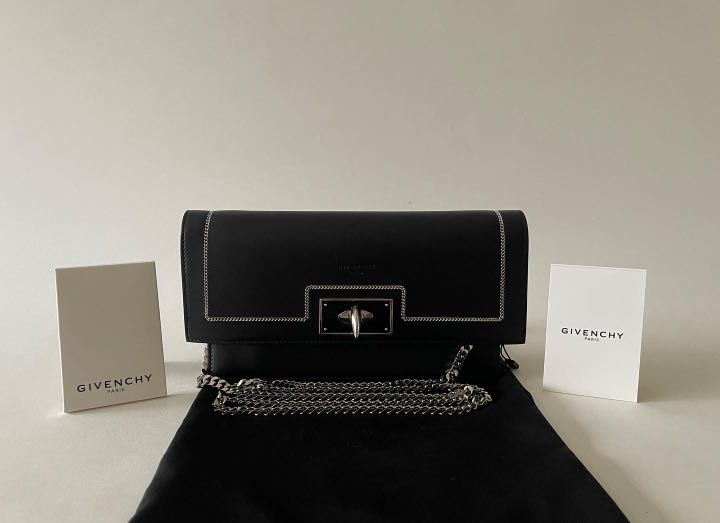 BRANDNEW GIVENCHY SHARK WOC Wallet On Chain, Luxury, Bags & Wallets on ...