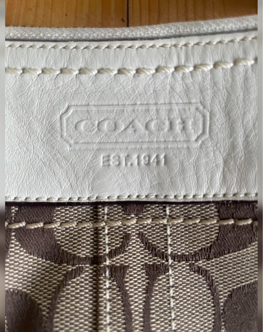 Coach sling bag, Women's Fashion, Bags & Wallets, Cross-body Bags on ...