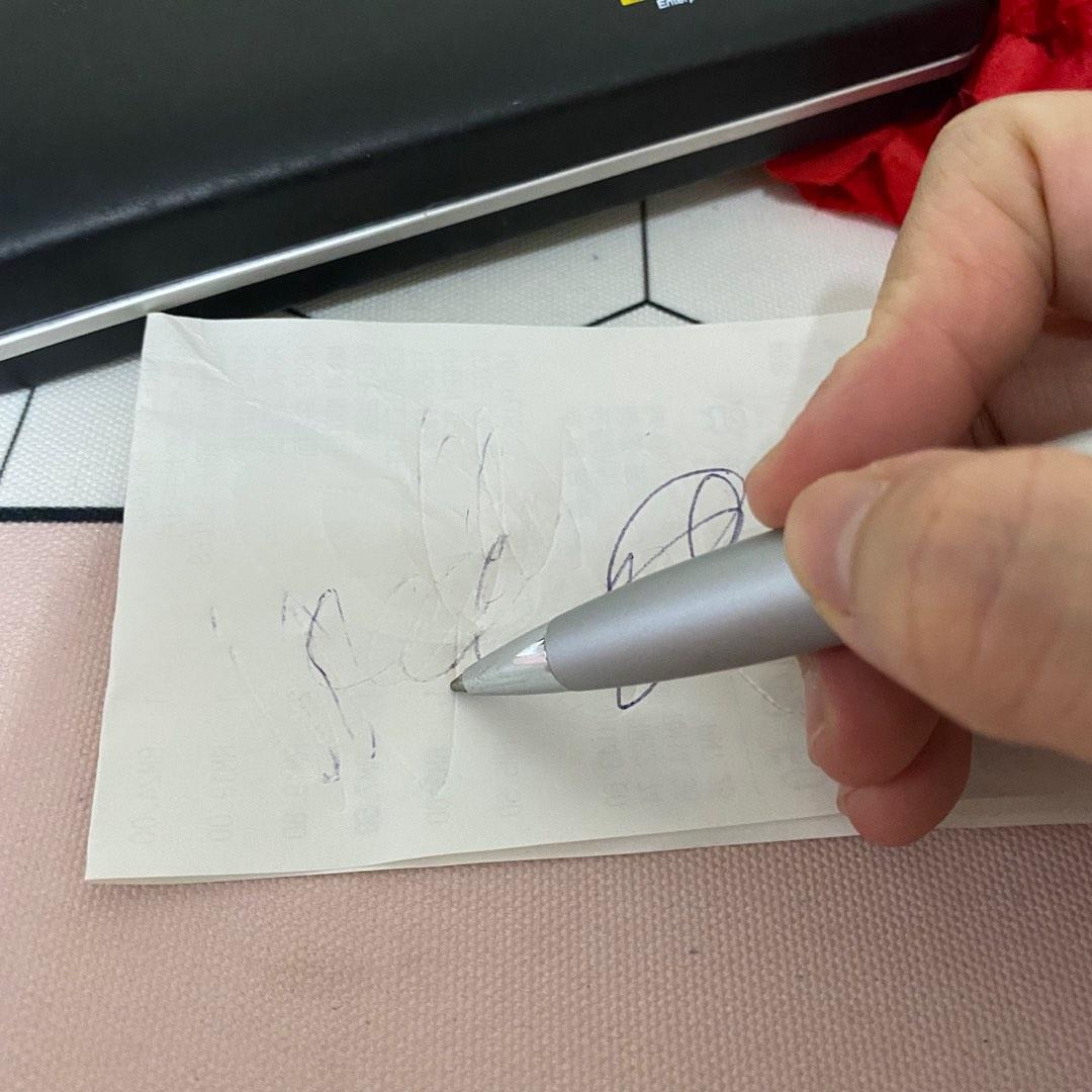 Defect Maybank pen with box_ Maybank collection_ Maybank 2.net, Hobbies ...