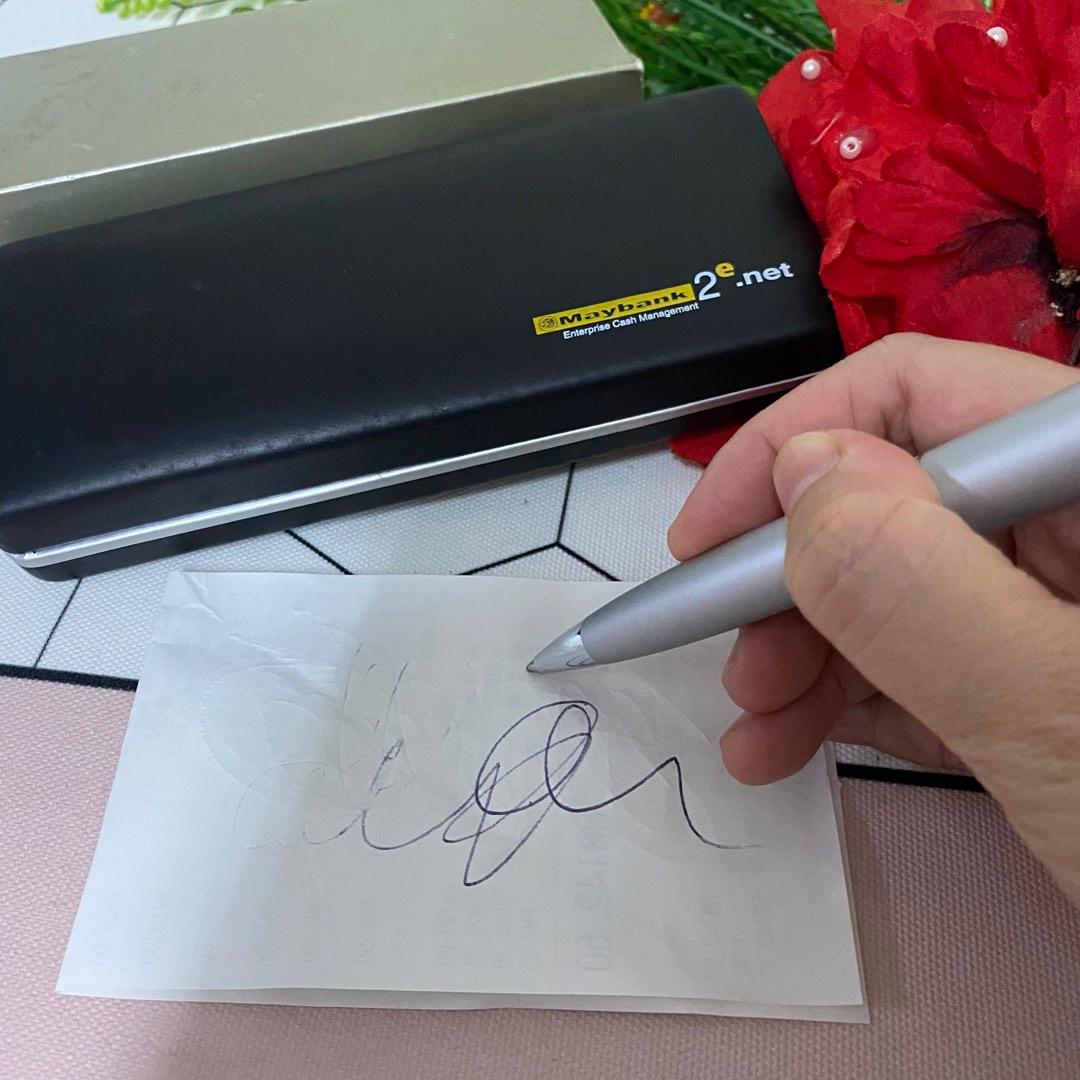 Defect Maybank pen with box_ Maybank collection_ Maybank 2.net, Hobbies ...